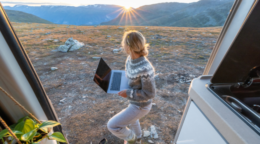 How to Travel and Work Remotely: A Complete Guide for Location ...